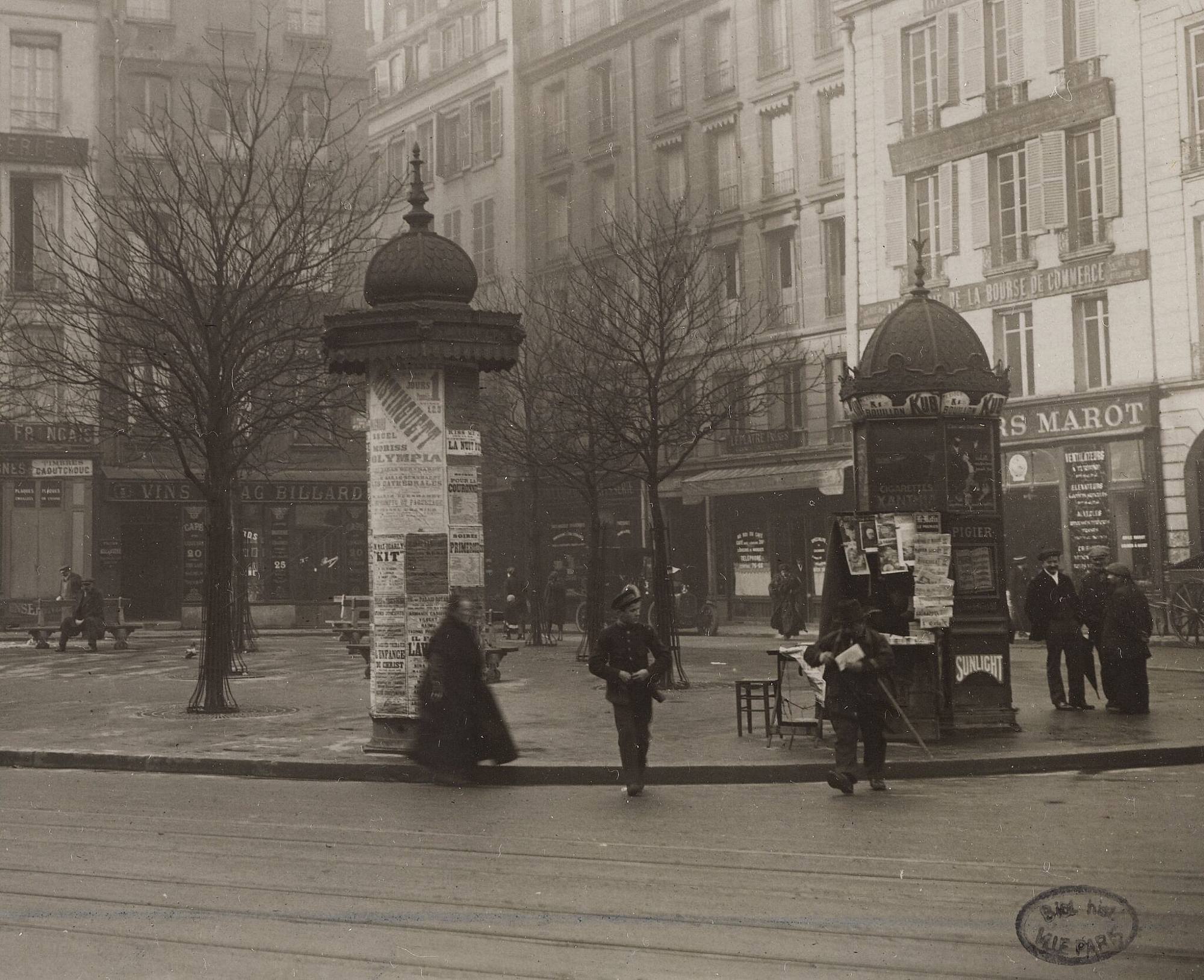 Les affiches de spectacles pour colonnes Morris à la Belle époque ...